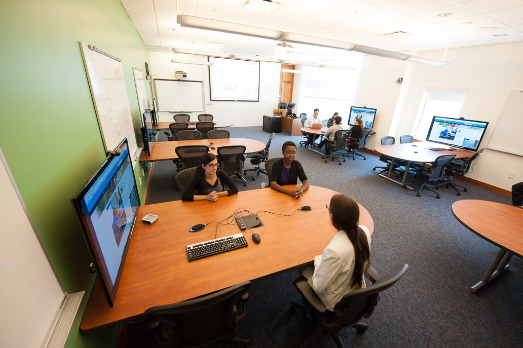 Undergraduate Admission - Campus Tour Photos | Bentley University